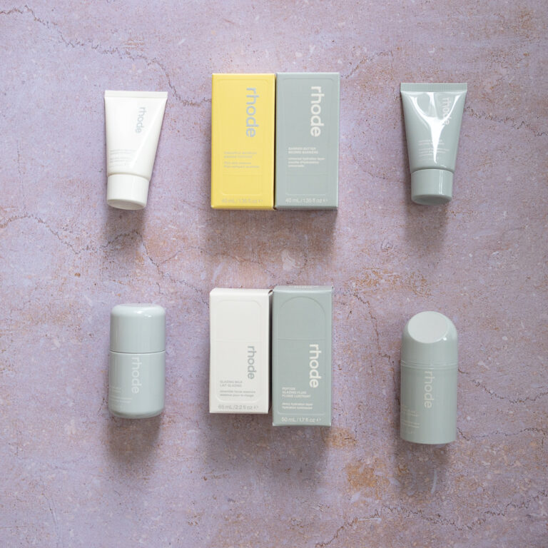 Anmeldelse af Rhode Skin - PUDDERDÅSERNE